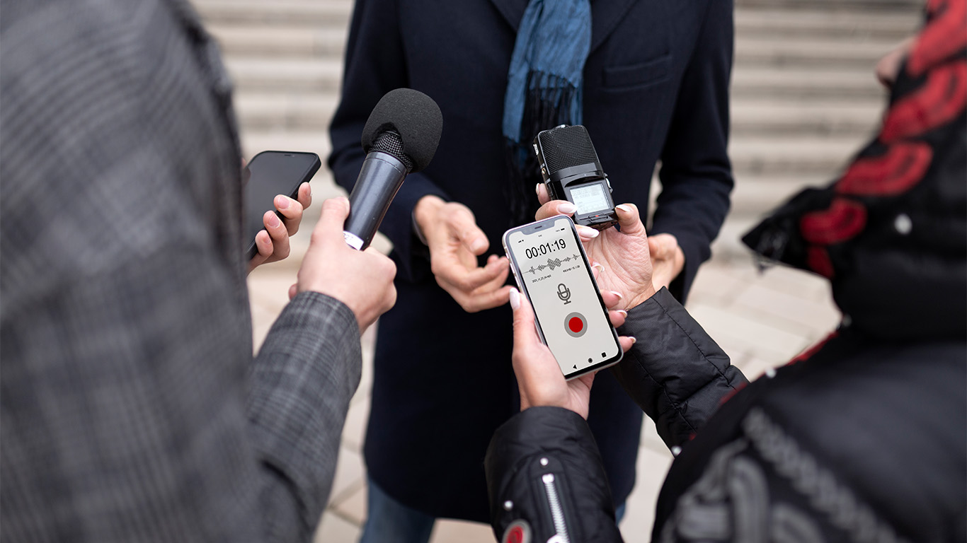 How Can Reporters and Communications Professionals Work Together to ...